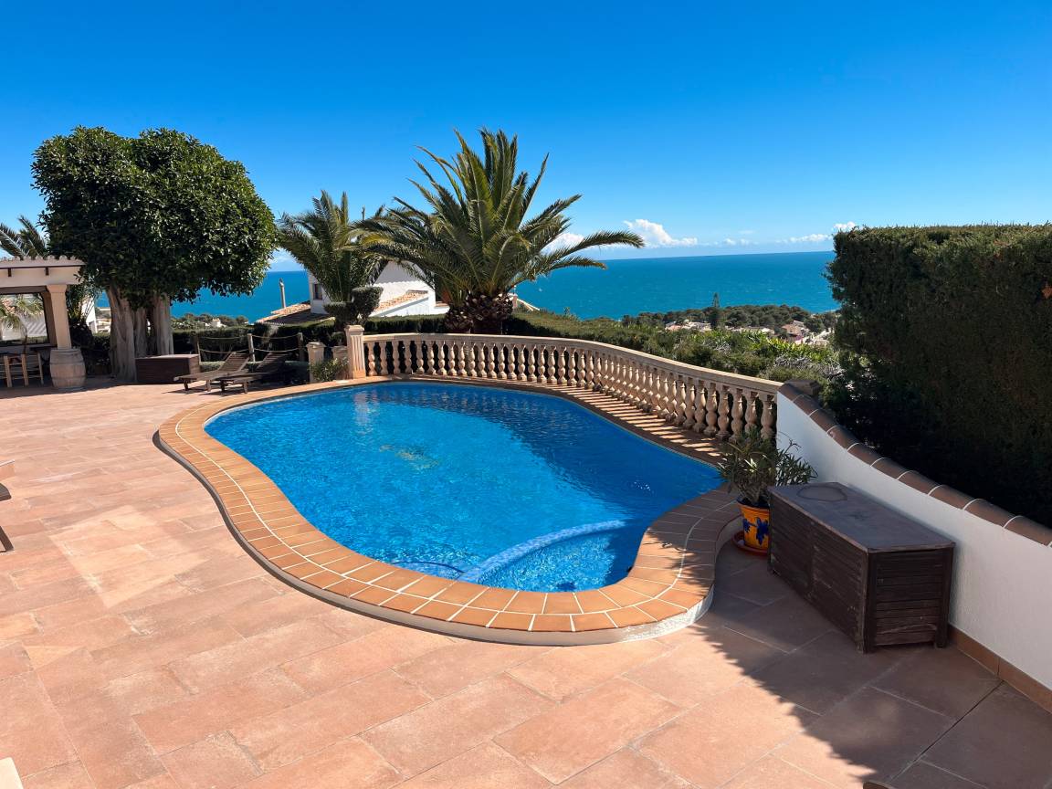 160 M² Villa ∙ 2 Slaapkamers ∙ 4 Gasten - Jávea
