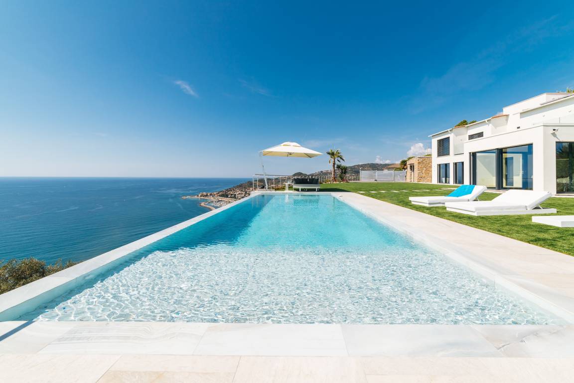 460 M² Villa ∙ 4 Chambres ∙ 10 Personnes - Imperia