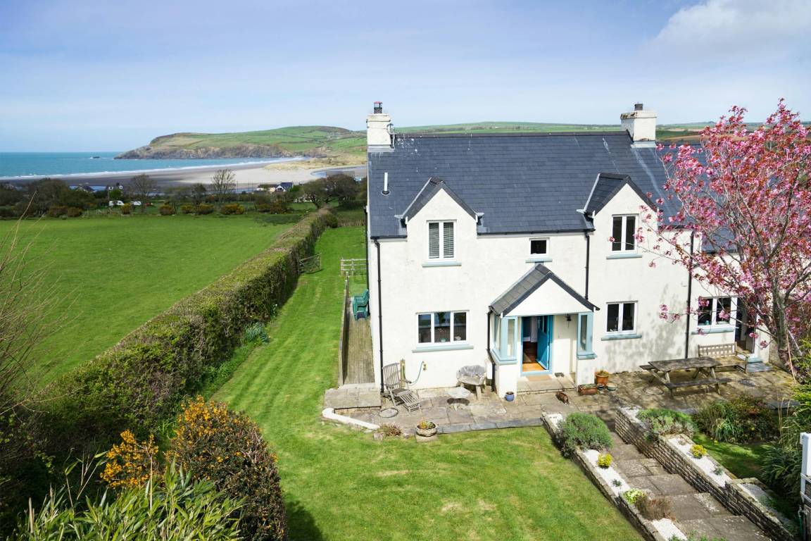 189 M² Cottage ∙ 6 Bedrooms ∙ 10 Guests - Pembrokeshire