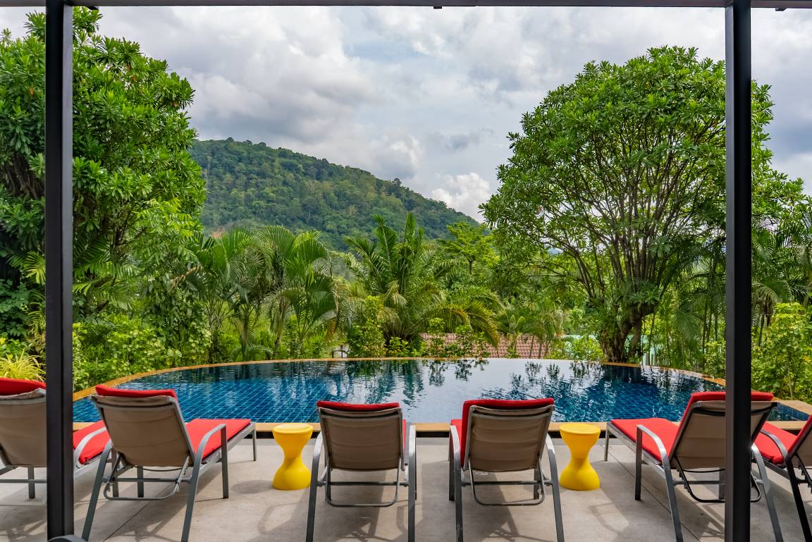 1000 M² Villa ∙ 8 Bedrooms ∙ 20 Guests - Phuket