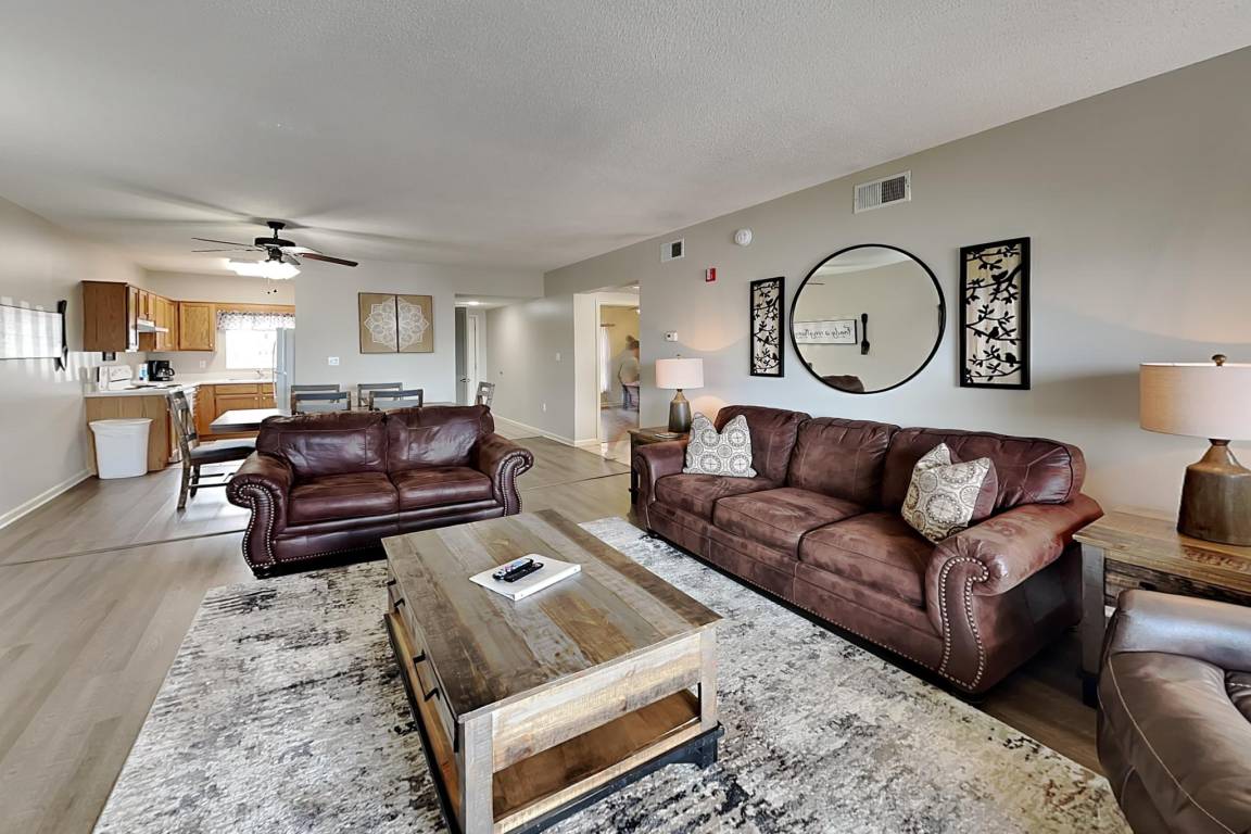 143 M² Condo ∙ 3 Bedrooms ∙ 8 Guests - Gatlinburg, TN