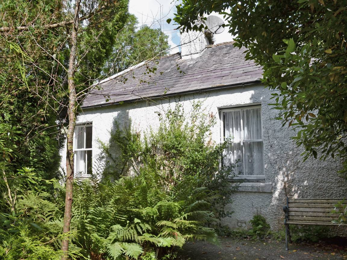 Cottage ∙ 2 Bedrooms ∙ 4 Guests - Clatteringshaws Loch