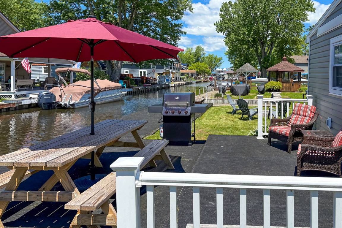 102 M² House ∙ 2 Bedrooms ∙ 10 Guests - Chautauqua Lake, NY