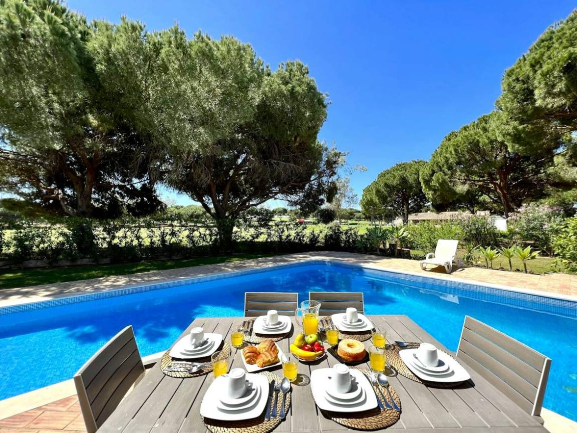 210 M² Ferienhaus ∙ 4 Schlafzimmer ∙ 8 Gäste - Vilamoura