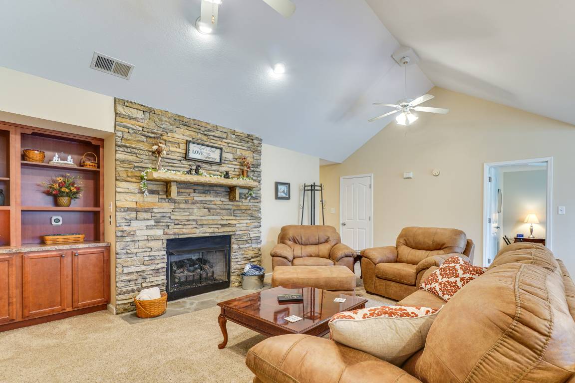111 M² House ∙ 2 Bedrooms ∙ 4 Guests - Pigeon Forge, TN