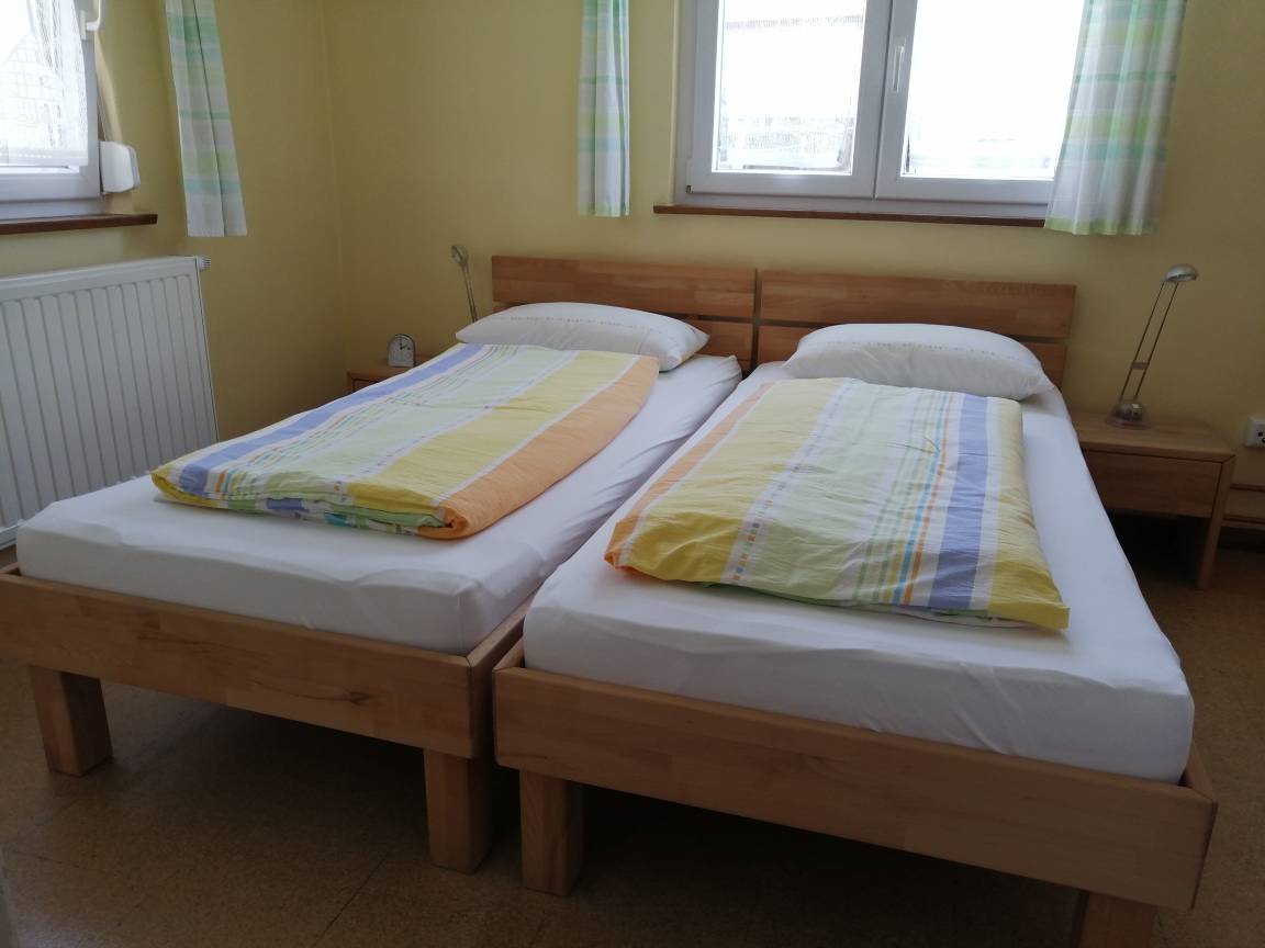 44 M² Ferienwohnung ∙ 2 Schlafzimmer ∙ 2 Gäste - Herrenberg