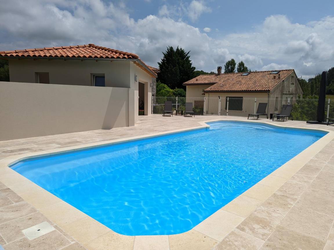 155 M² Cottage ∙ 4 Chambres ∙ 8 Personnes - Juignac