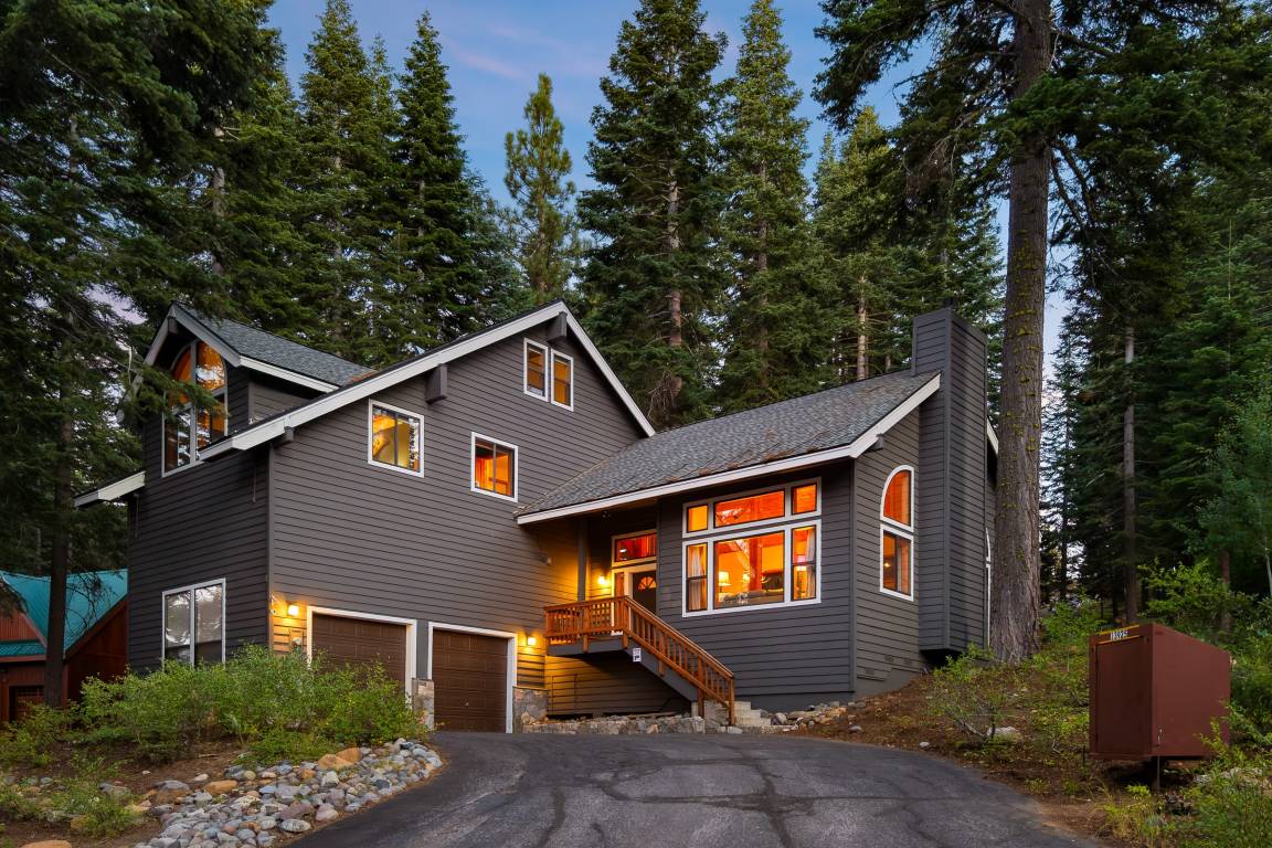 232 M² Talo ∙ 4 Makuuhuonetta ∙ 10 Vierasta - Truckee, CA