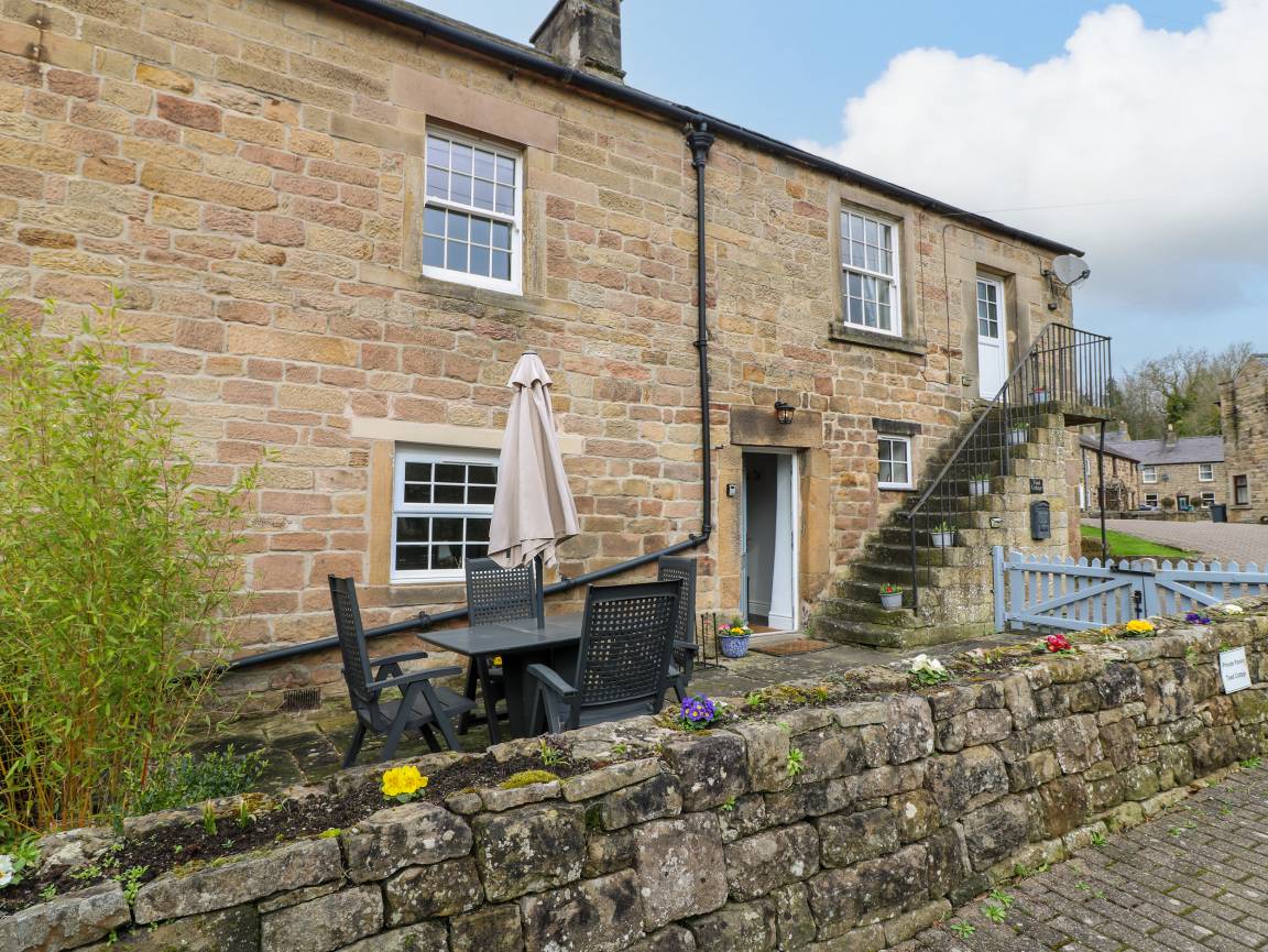 Cottage ∙ 2 Bedrooms ∙ 4 Guests - Chesterfield
