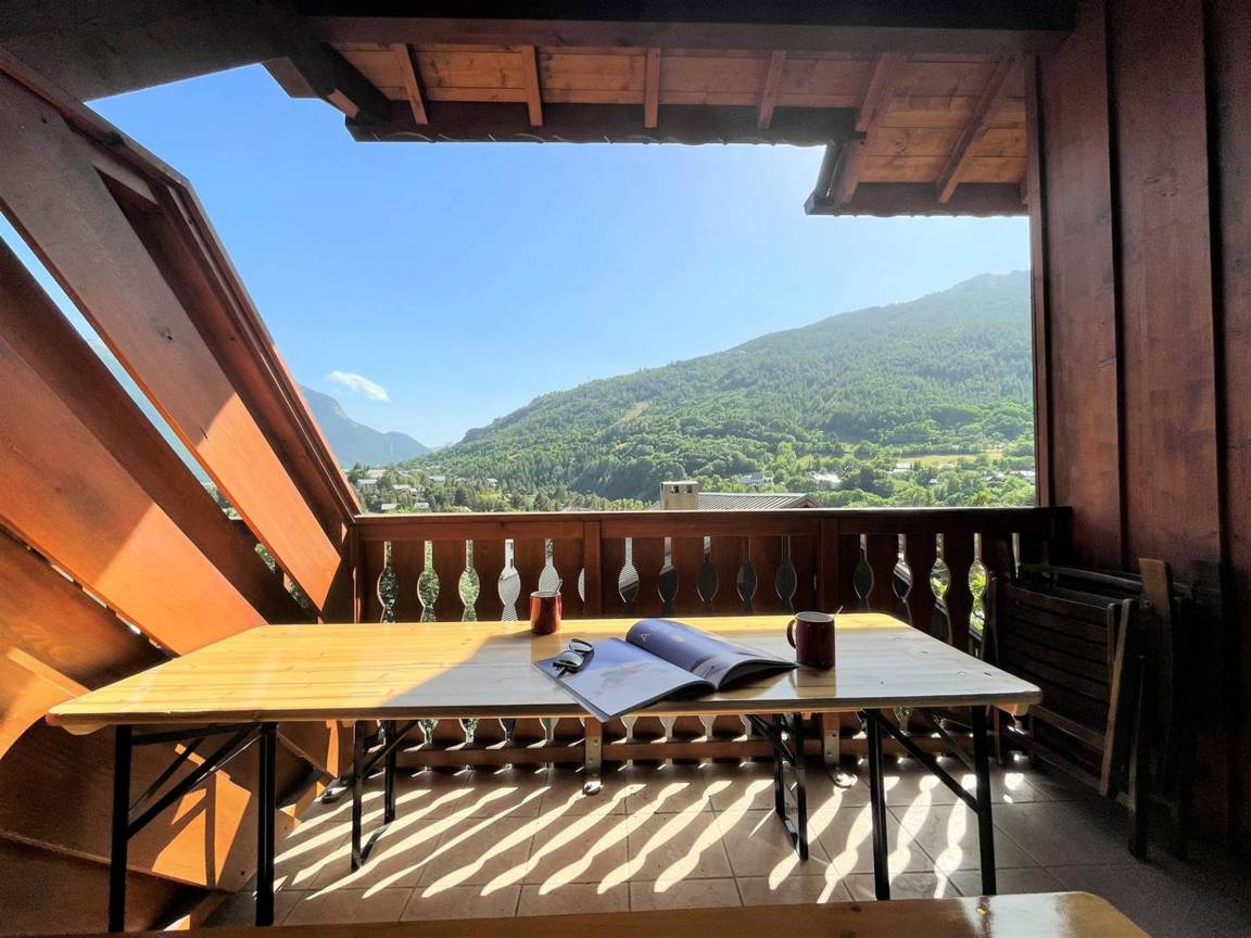 64 M² Apartment ∙ 4 Bedrooms ∙ 8 Guests - Briançon