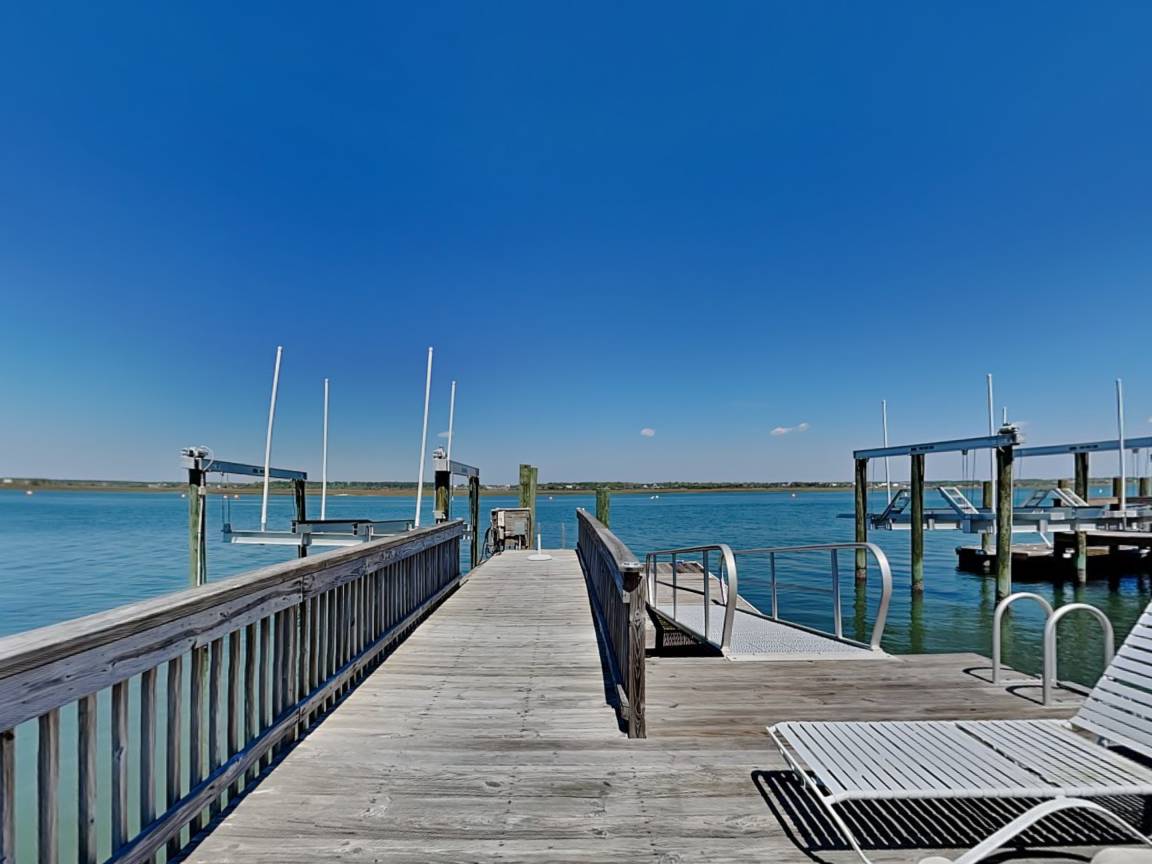 352 M² House ∙ 5 Bedrooms ∙ 12 Guests - Topsail Beach, NC
