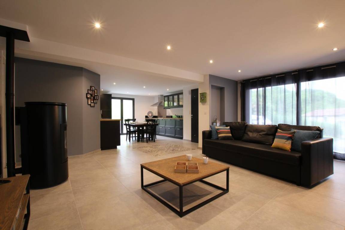 105 M² Gîte ∙ 2 Chambres ∙ 4 Personnes - Espelette