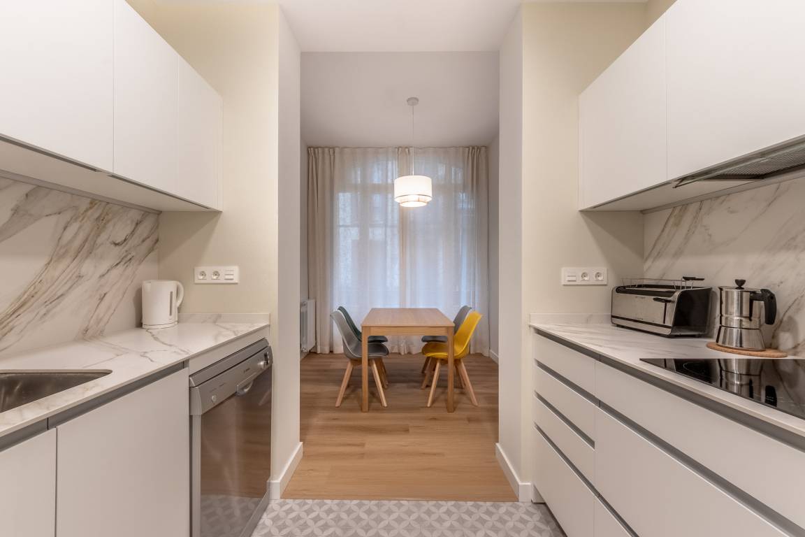72 M² Apartment ∙ 2 Bedrooms ∙ 4 Guests - Bilbao