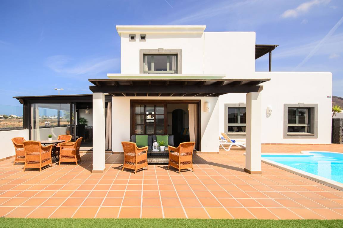 135 M² Villa ∙ 3 Habitaciones ∙ 6 Huéspedes - Playa Blanca