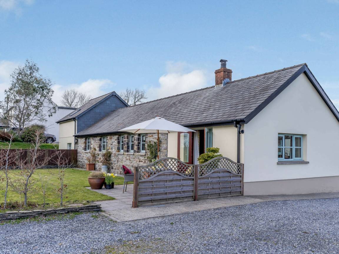 Cottage ∙ 2 Bedrooms ∙ 4 Guests - Carmarthenshire