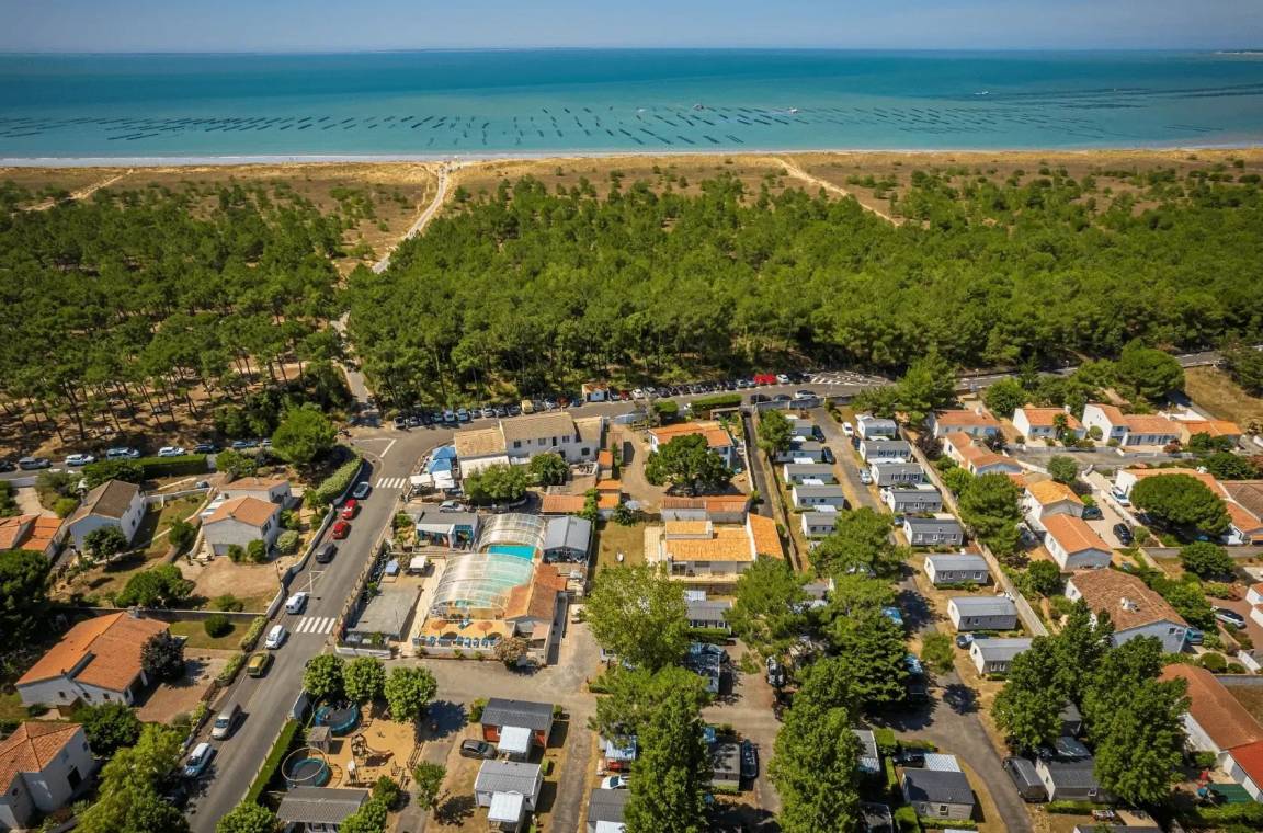 30 M² Camping ∙ 2 Bedrooms ∙ 6 Guests - Île de Ré