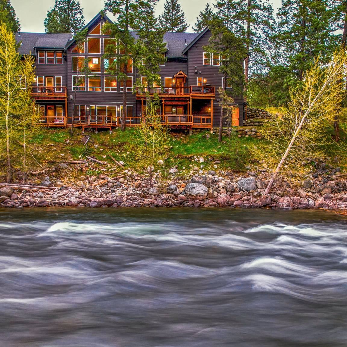 493 M² Villa ∙ 5 Bedrooms ∙ 8 Guests - Leavenworth, WA