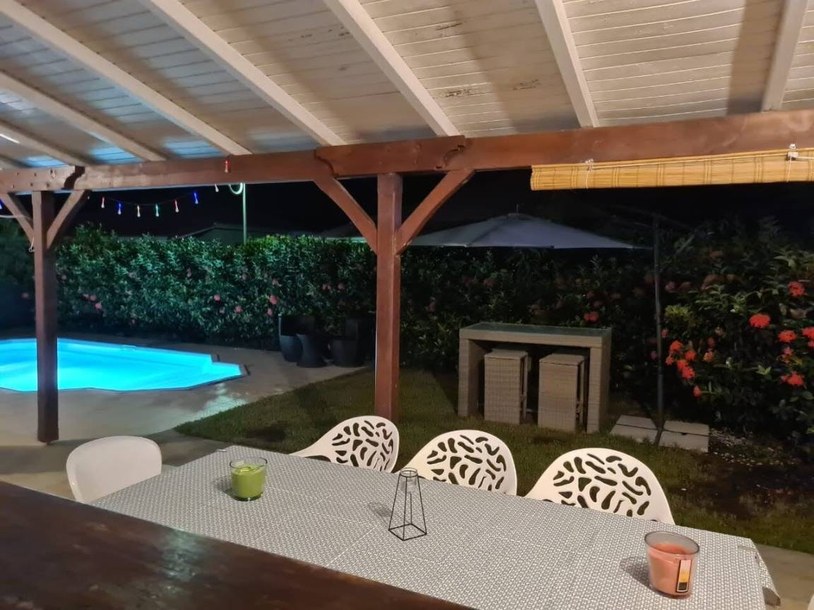 100 M² Villa ∙ 3 Bedrooms ∙ 12 Guests - Guadeloupe