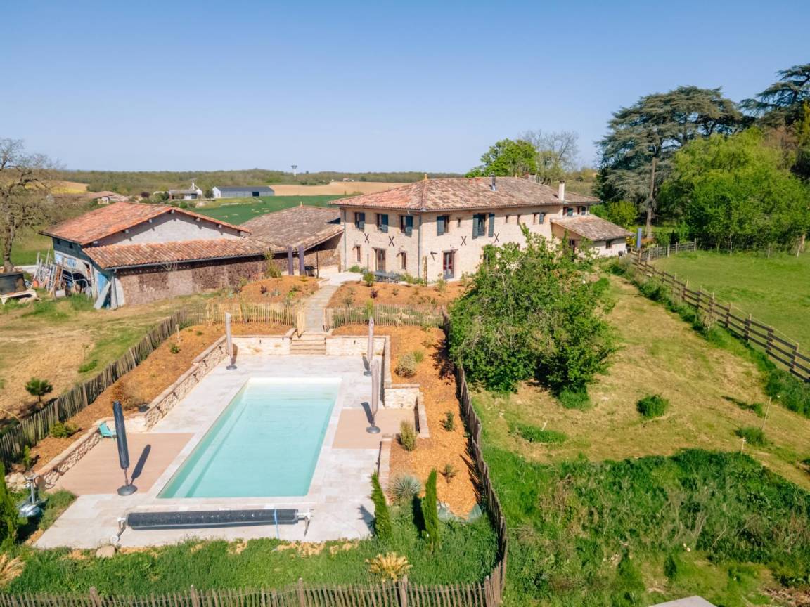 200 M² Gîte ∙ 4 Chambres ∙ 8 Personnes - Tarn