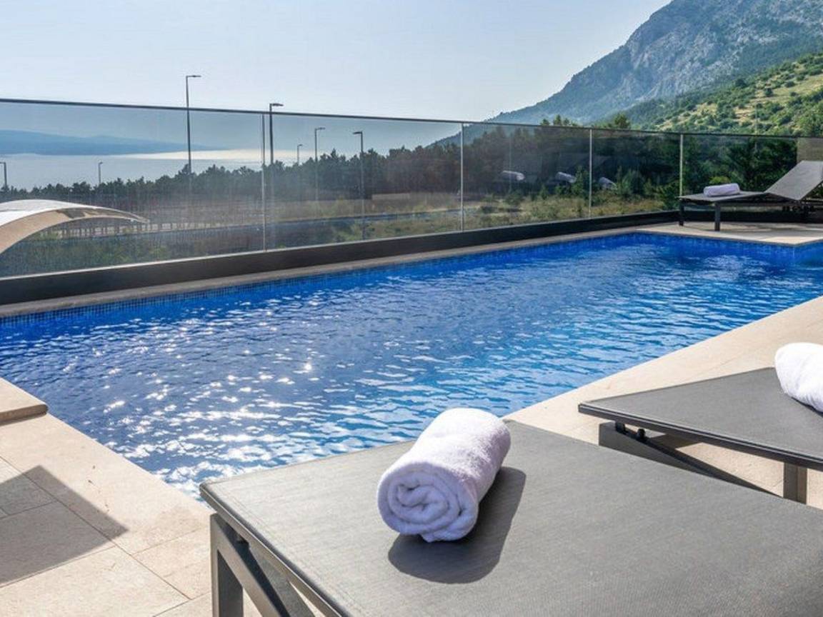 175 M² Ferienhaus ∙ 4 Schlafzimmer ∙ 8 Gäste - Baška Voda