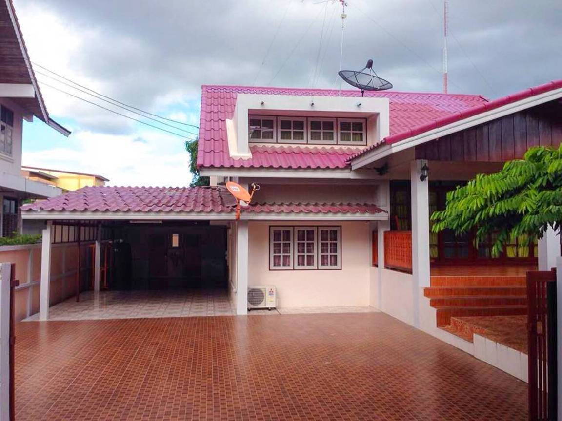 900 M² House ∙ 3 Bedrooms ∙ 6 Guests - Buri Ram