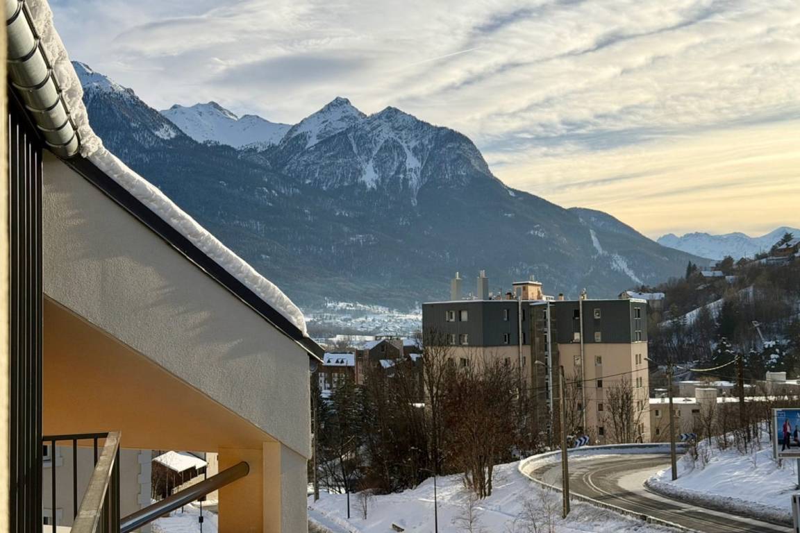 55 M² Appartement ∙ 2 Chambres ∙ 6 Personnes - Briançon