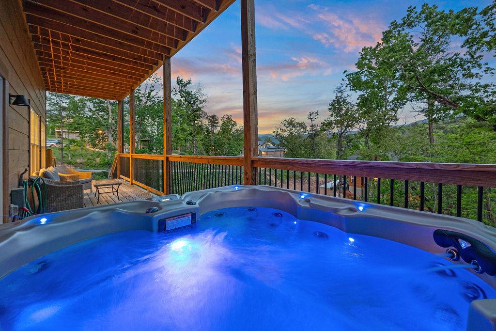 288 M² House ∙ 5 Bedrooms ∙ 12 Guests - Pigeon Forge, TN