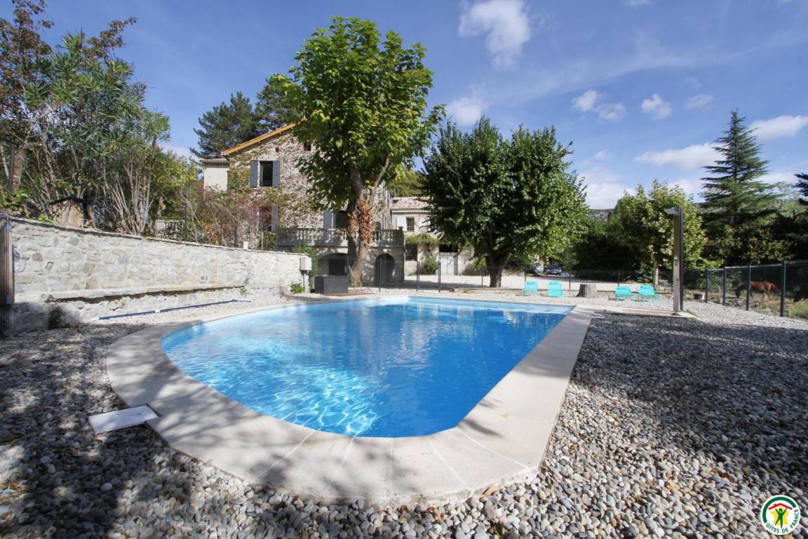 185 M² Gîte ∙ 7 Chambres ∙ 15 Personnes - Nyons