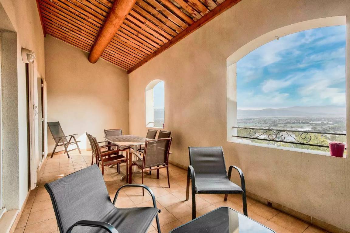 56 M² Appartement ∙ 2 Chambres ∙ 6 Personnes - Mallemort