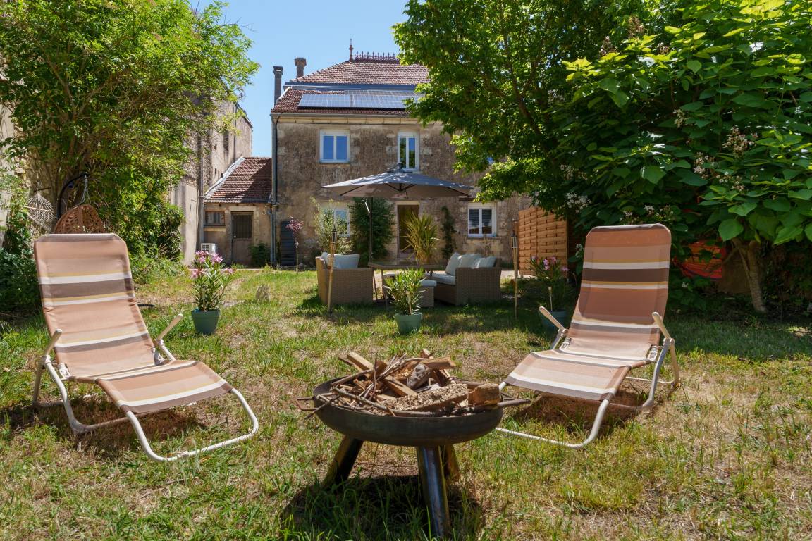 250 M² Casa ∙ 5 Habitaciones ∙ 10 Huéspedes - Blaye