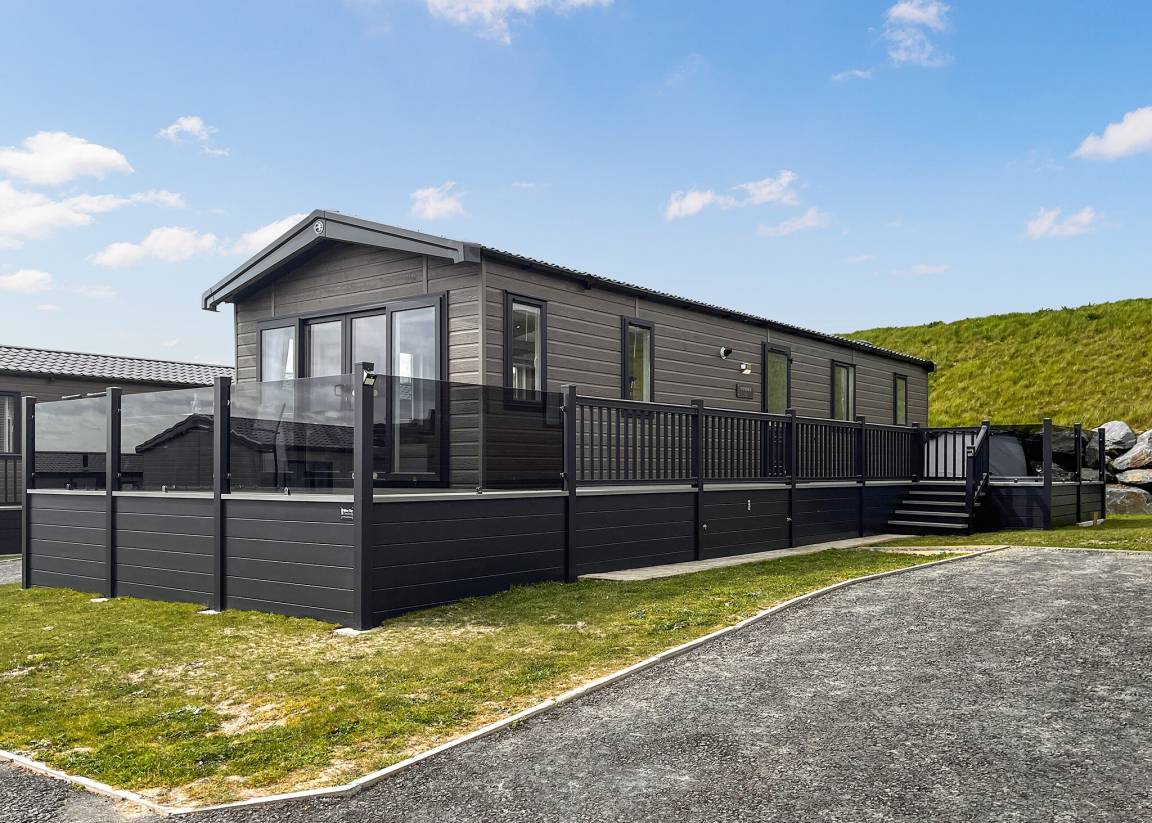 Caravan ∙ 2 Bedrooms ∙ 4 Guests - Aberystwyth