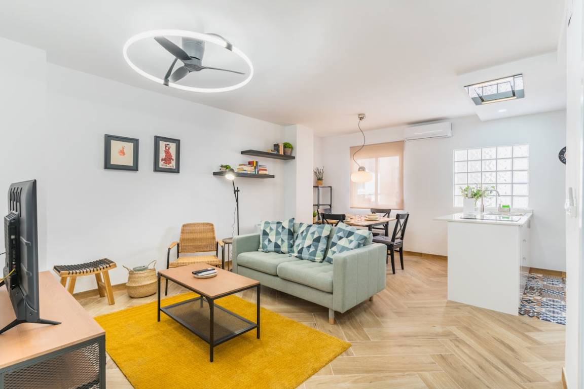 70 M² Apartamento ∙ 2 Habitaciones ∙ 4 Huéspedes - Valencia