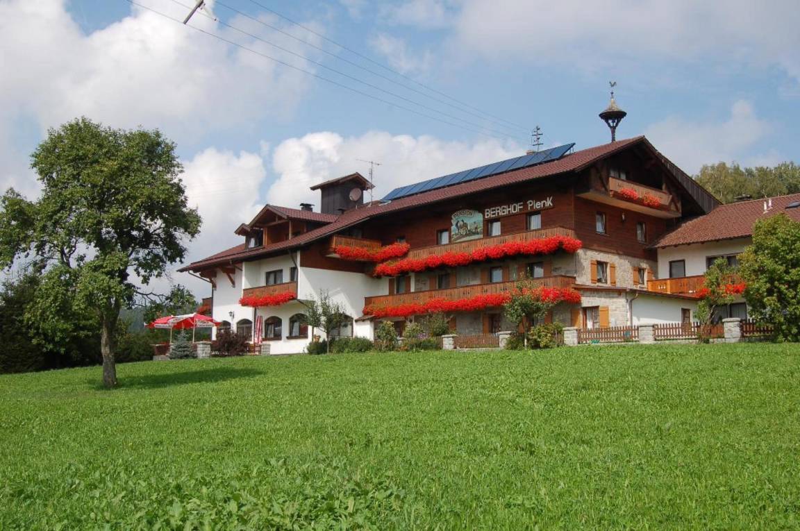 Ferienwohnung ∙ 2 Schlafzimmer ∙ 4 Gäste - Deggendorf