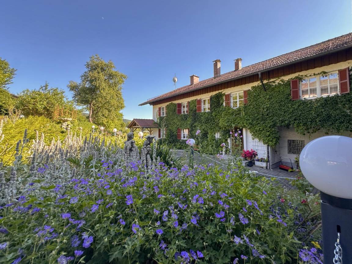 140 M² Apartment ∙ 3 Bedrooms ∙ 6 Guests - Drachselsried