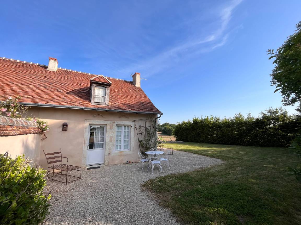 75 M² Cottage ∙ 2 Bedrooms ∙ 4 Guests - Issoudun