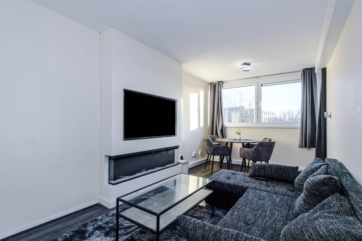 Apartment ∙ 1 Bedroom ∙ 4 Guests - Oldham