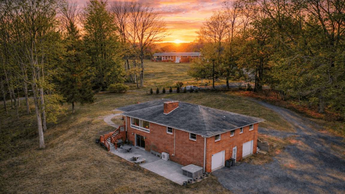 535 M² House ∙ 5 Bedrooms ∙ 10 Guests - Waynesville, NC