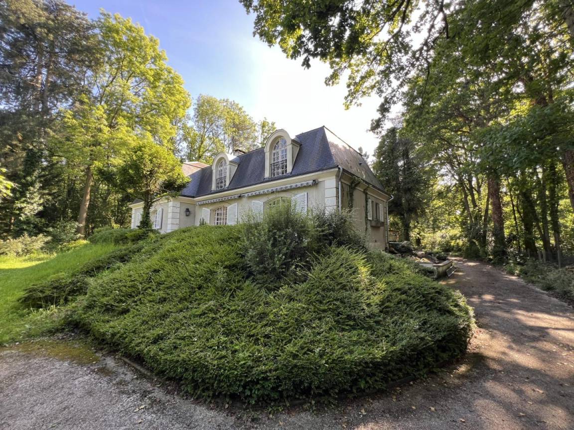 230 M² Mökki ∙ 4 Makuuhuonetta ∙ 13 Vierasta - Épône