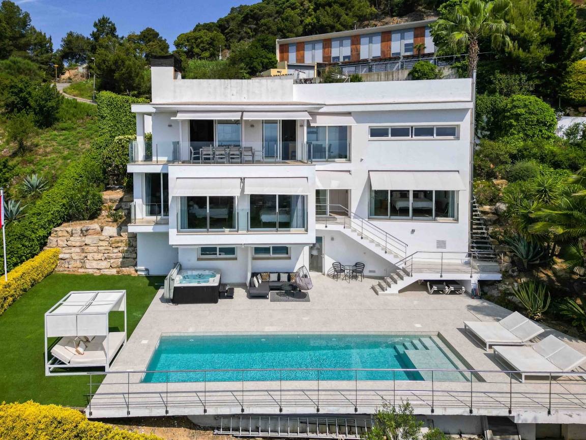 300 M² Vivenda ∙ 5 Quartos ∙ 11 Hóspedes - Blanes