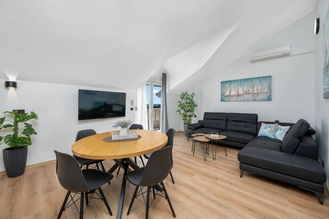 120 M² Apartment ∙ 3 Bedrooms ∙ 5 Guests - Omiš