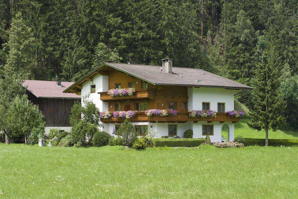 72 M² Apartment ∙ 3 Bedrooms ∙ 7 Guests - Zillertal