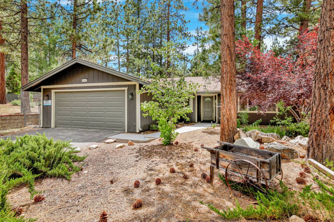 139 M² Cabin ∙ 3 Bedrooms ∙ 8 Guests - Big Bear Lake, CA