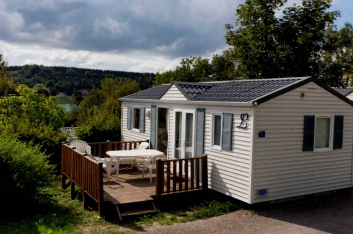 30 M² Camping ∙ 2 Chambres ∙ 5 Personnes - Lac de Vouglans