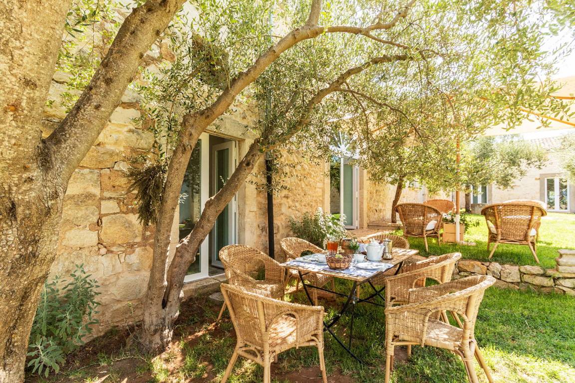 589 M² Villa ∙ 12 Bedrooms ∙ 23 Guests - Vittoria