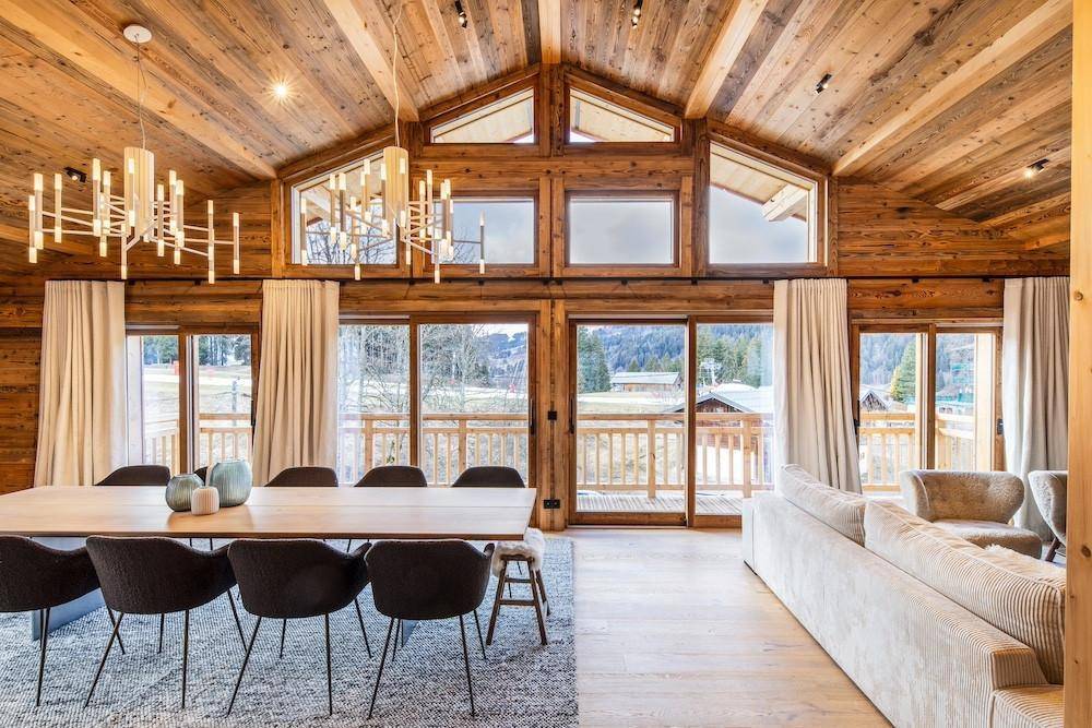 300 M² Chalet ∙ 5 Bedrooms ∙ 12 Guests - Morzine