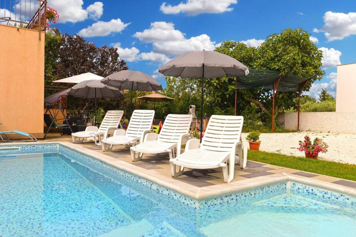 75 M² Apartment ∙ 4 Bedrooms ∙ 8 Guests - Rovinj