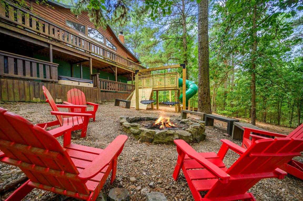 Cabin ∙ 3 Bedrooms ∙ 14 Guests - Broken Bow, OK