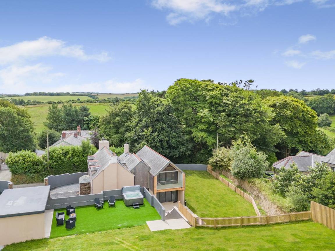 Cottage ∙ 5 Bedrooms ∙ 10 Guests - Looe