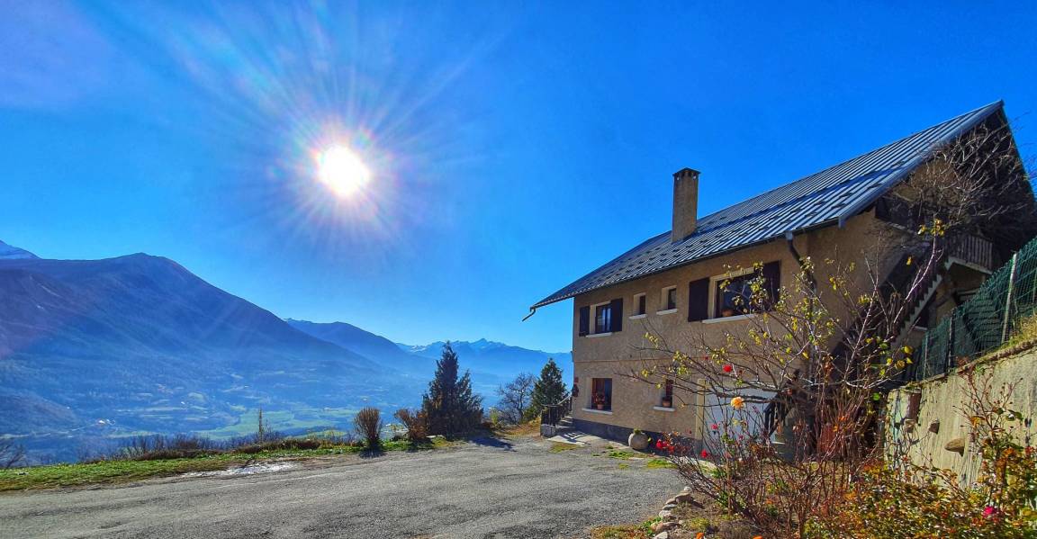 70 M² Gîte ∙ 2 Bedrooms ∙ 4 Guests - Embrun