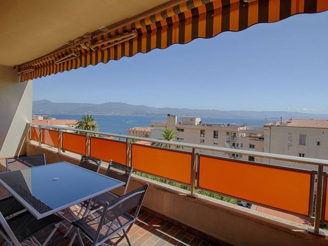 100 M² Appartement ∙ 3 Chambres ∙ 6 Personnes - Ajaccio